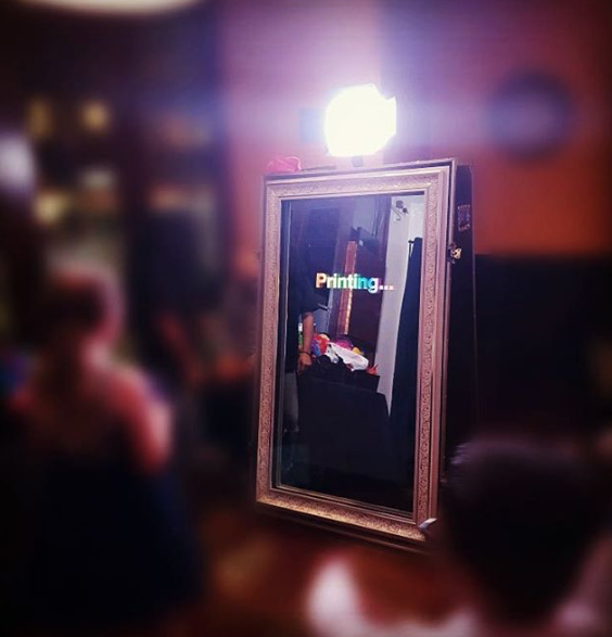 Photobooths | What are magic mirrors? - Photobooths