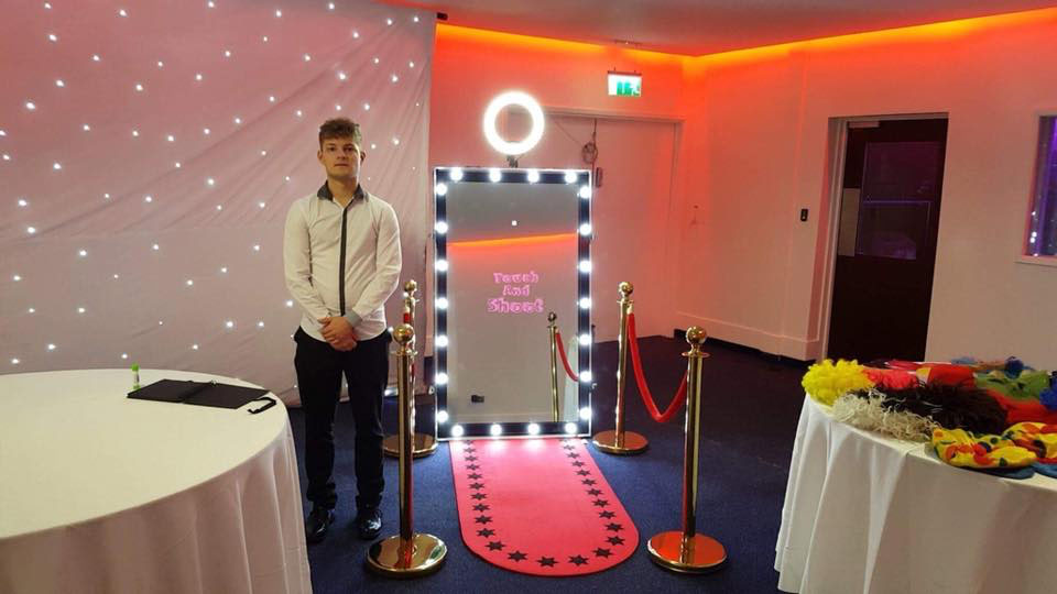 Photobooths | What makes a Magic Mirror photobooth better for events ...