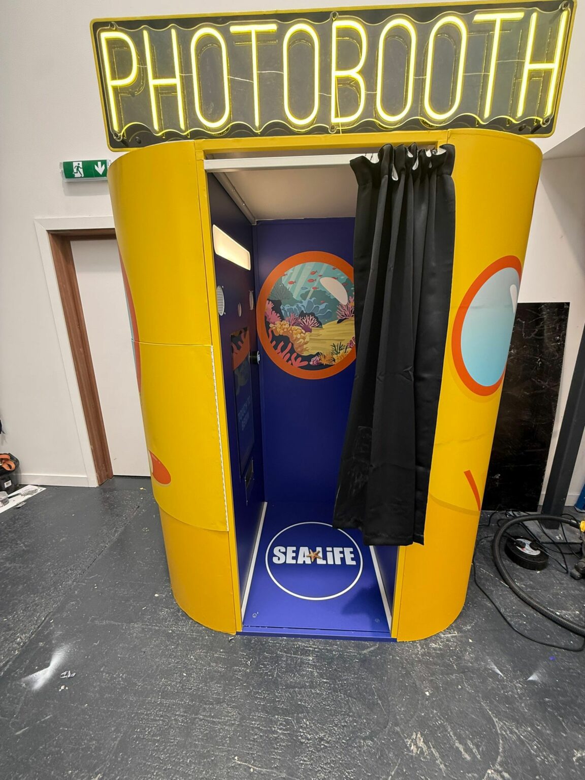 Photobooths | Passport Photo Booth | Design your own photo booth